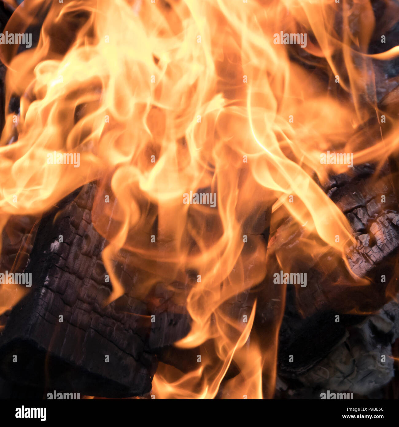 Flames texture hi-res stock photography and images - Alamy