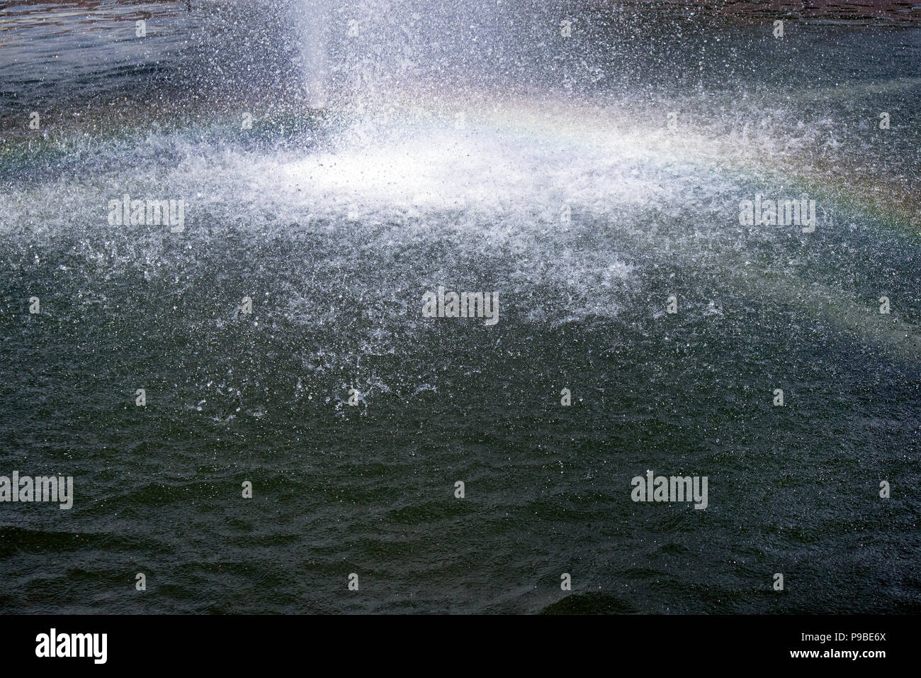 Fountain water falling down foreground hi-res stock photography and ...