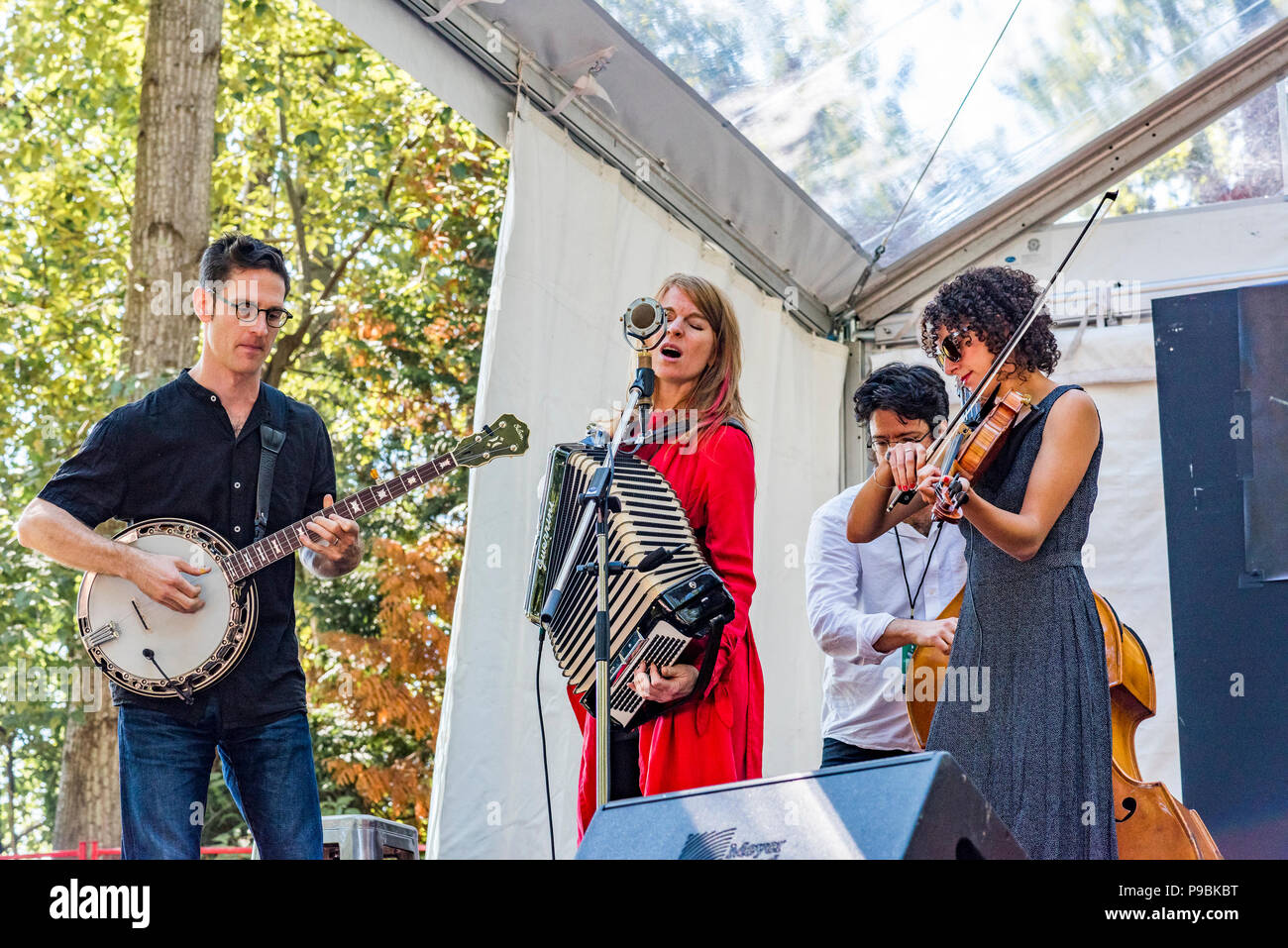 Folklife hi-res stock photography and images - Alamy