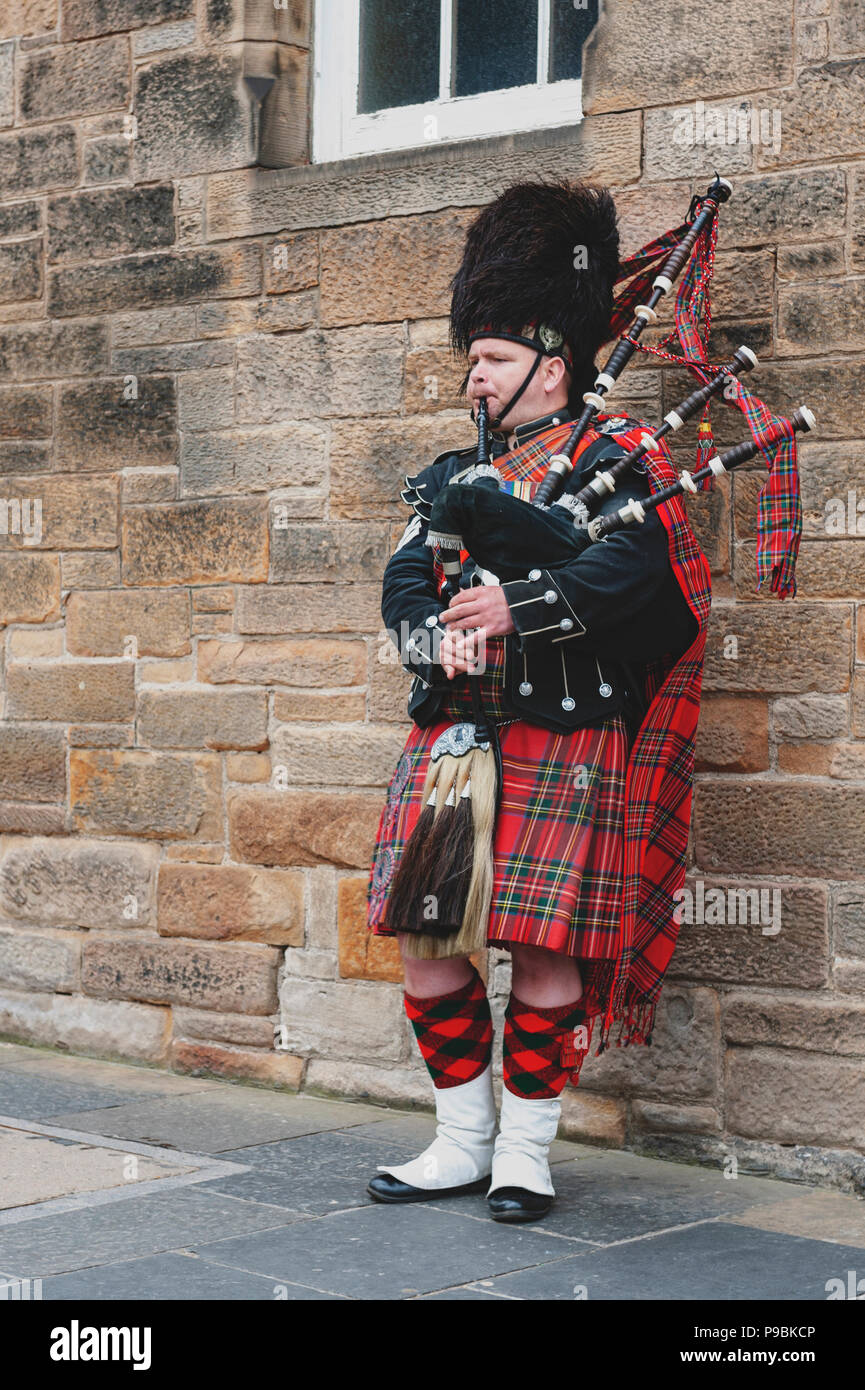 Old man kilt hi-res stock photography and images - Alamy