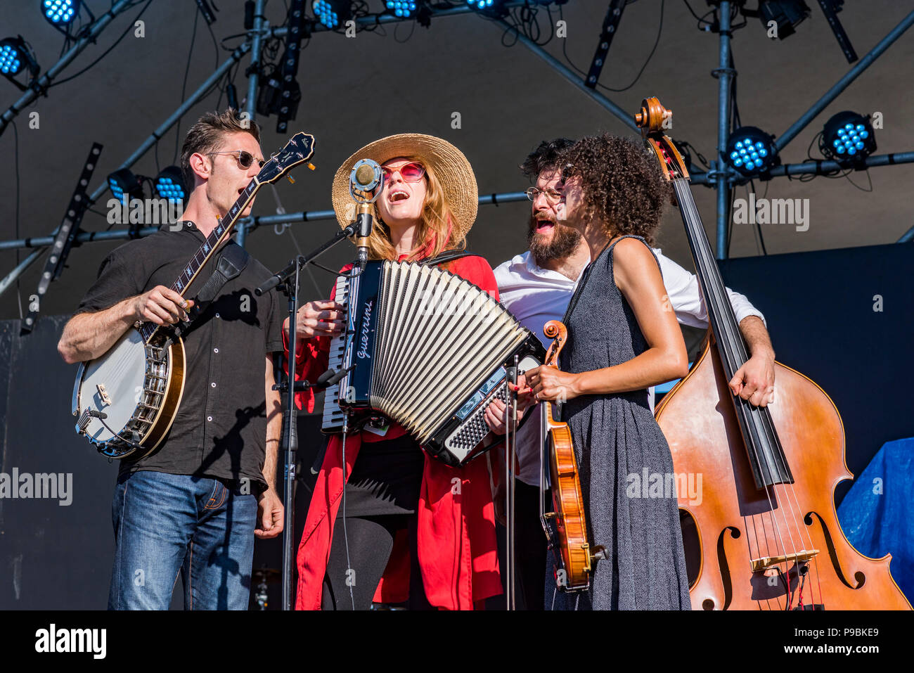 Folklife hi-res stock photography and images - Alamy