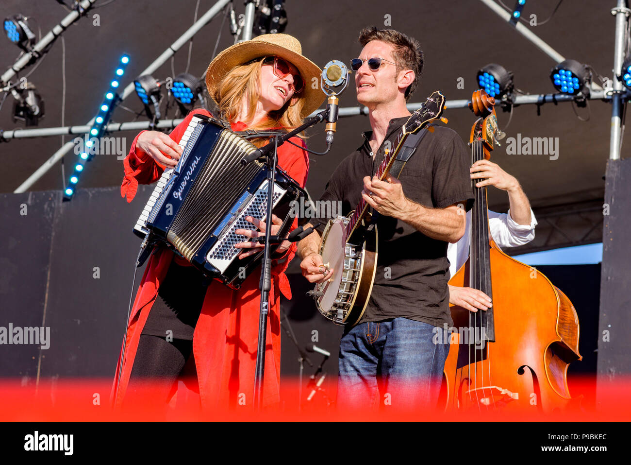 live performance, Jayme Stone Folklife, Vancouver Folk Music Festival ...