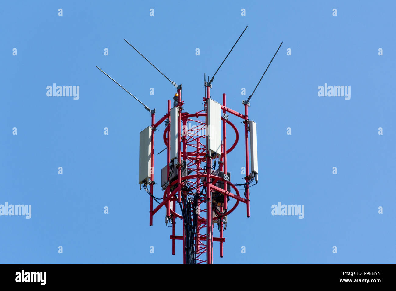 Building with cell tower antennas hi-res stock photography and images - Alamy