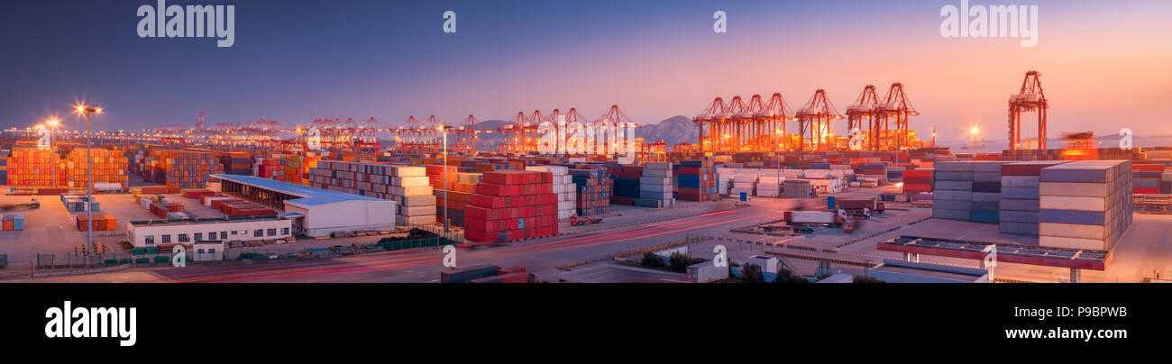 Shanghai container terminal hi-res stock photography and images - Alamy