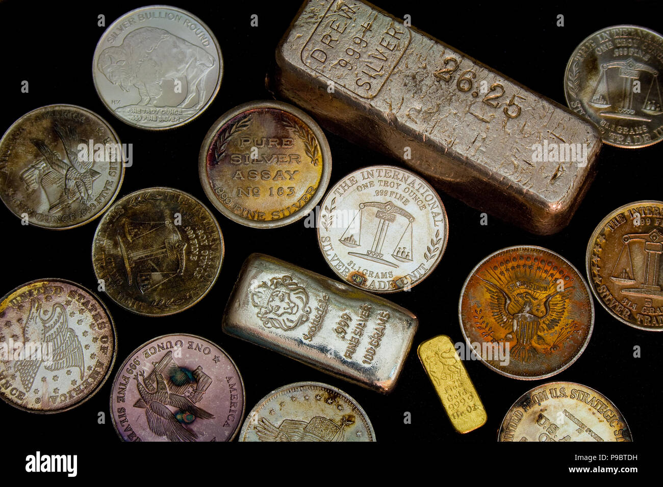 Gold bullion bars world hi-res stock photography and images - Alamy