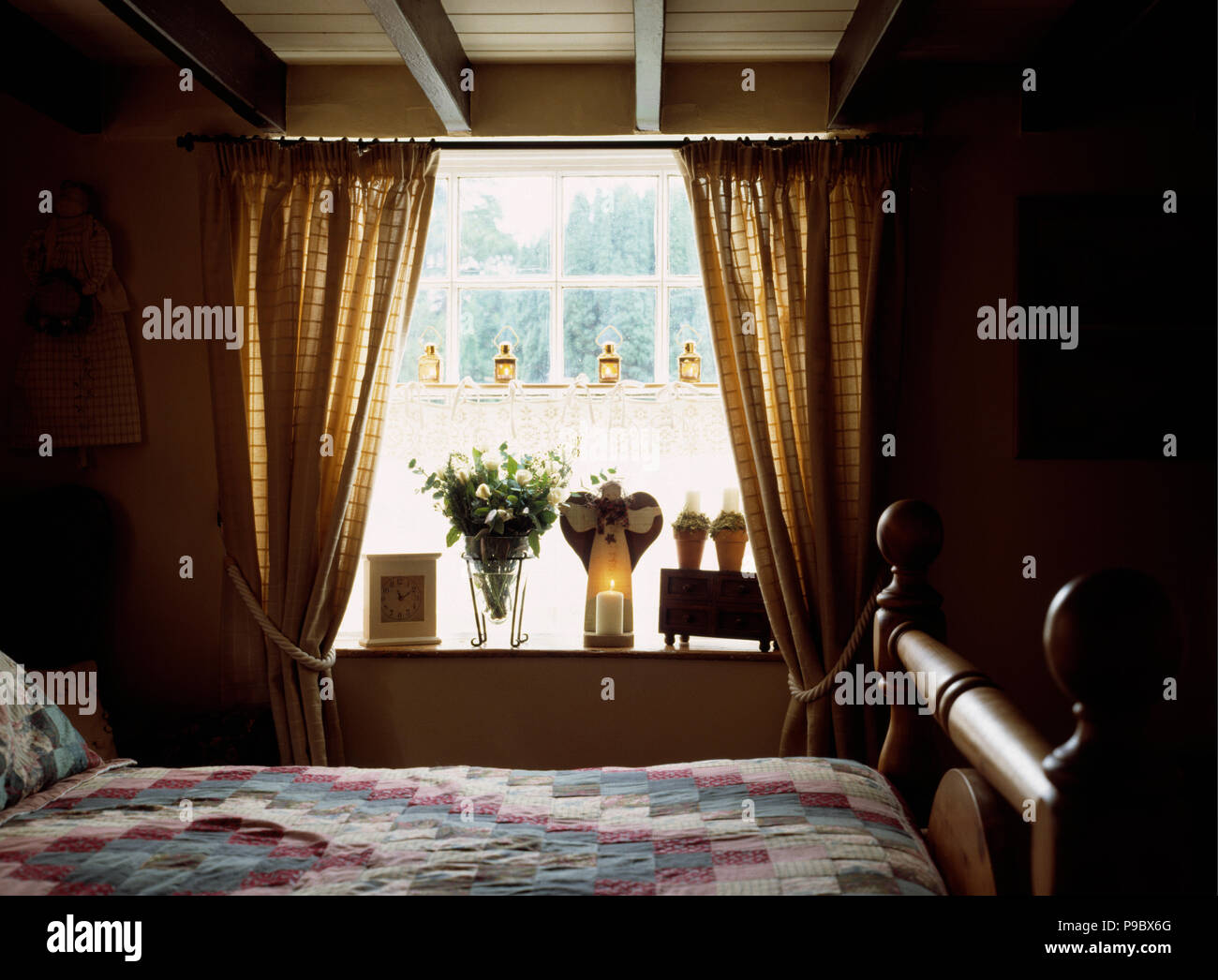 Angel cottage hi-res stock photography and images - Alamy