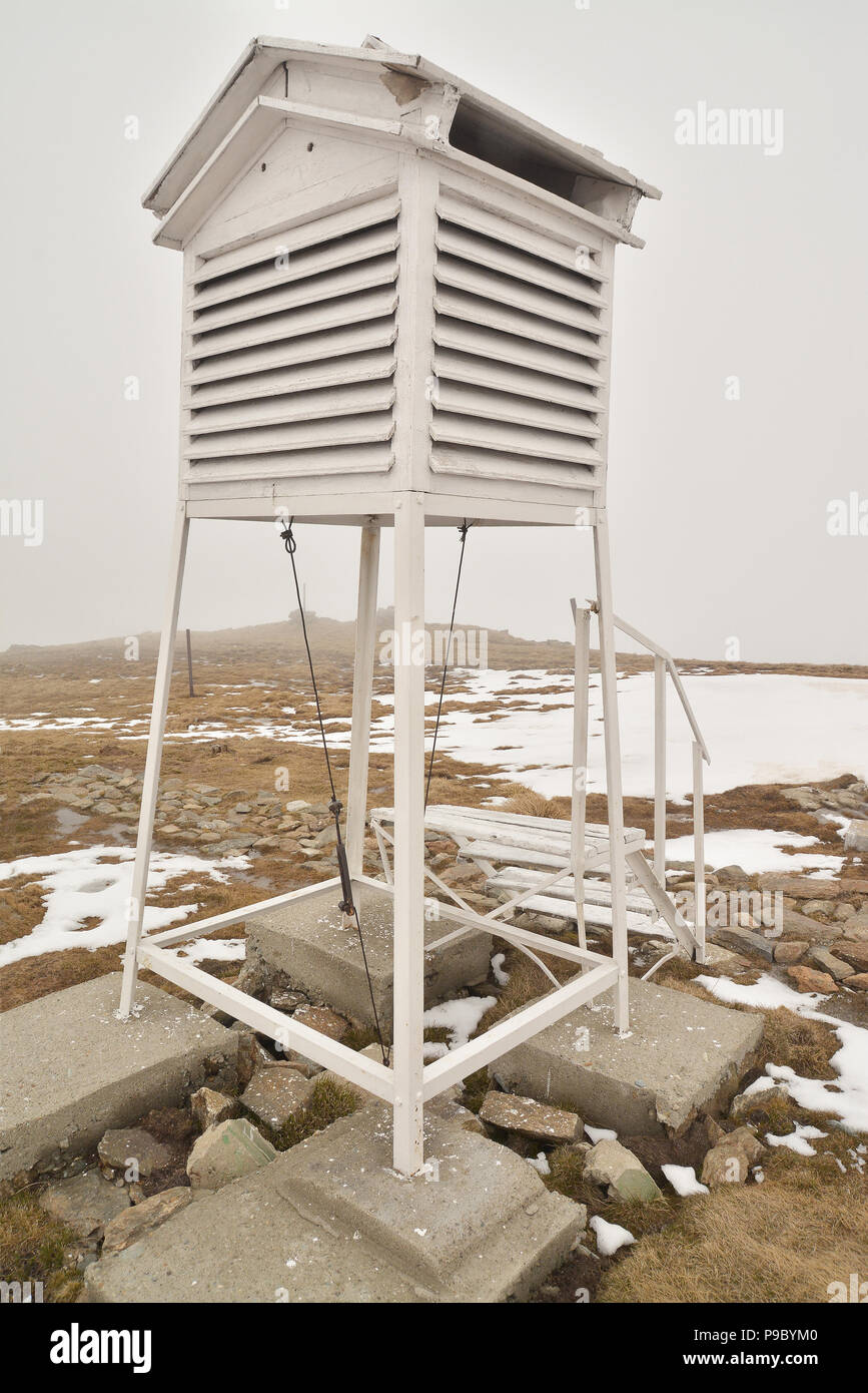Weather station meteorological instruments hi-res stock photography and ...