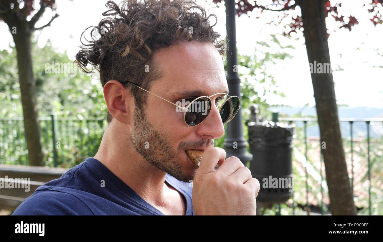 Man eating cereal hi-res stock photography and images - Alamy