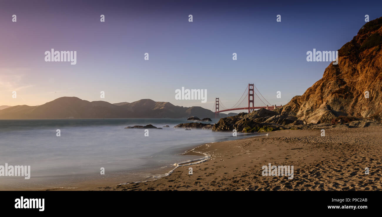 Golden gate bridge beach sunset hi-res stock photography and images - Alamy