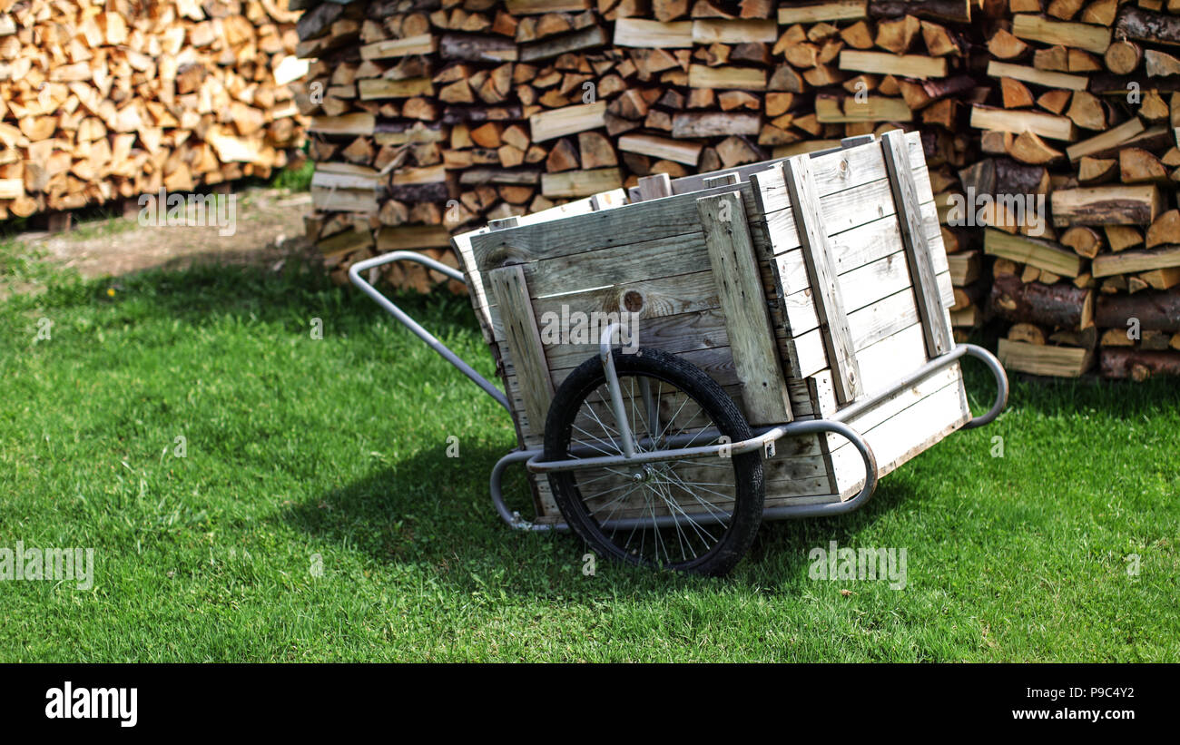 Timber cart hi-res stock photography and images - Alamy