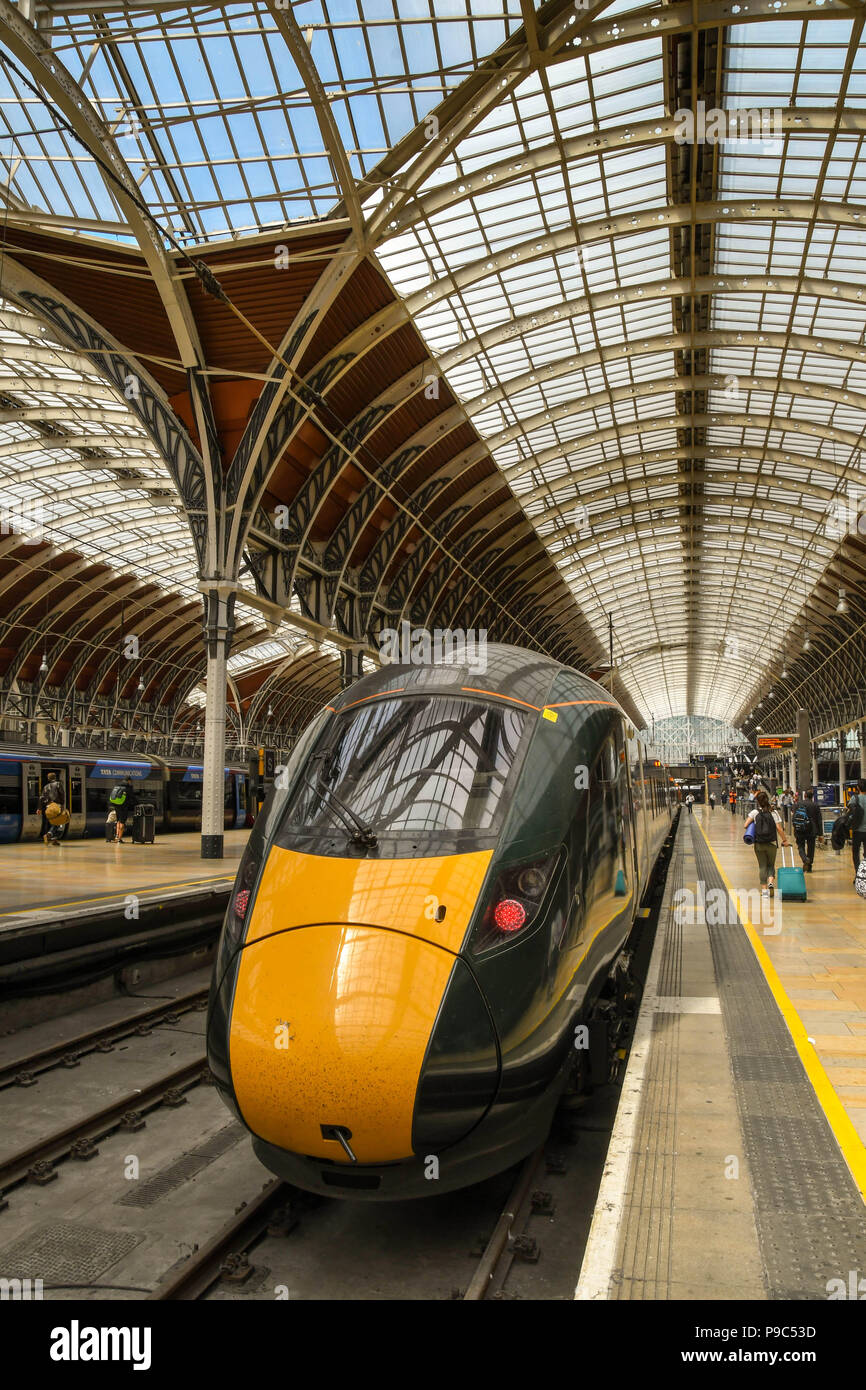 Hitachi train gwr hi-res stock photography and images - Alamy