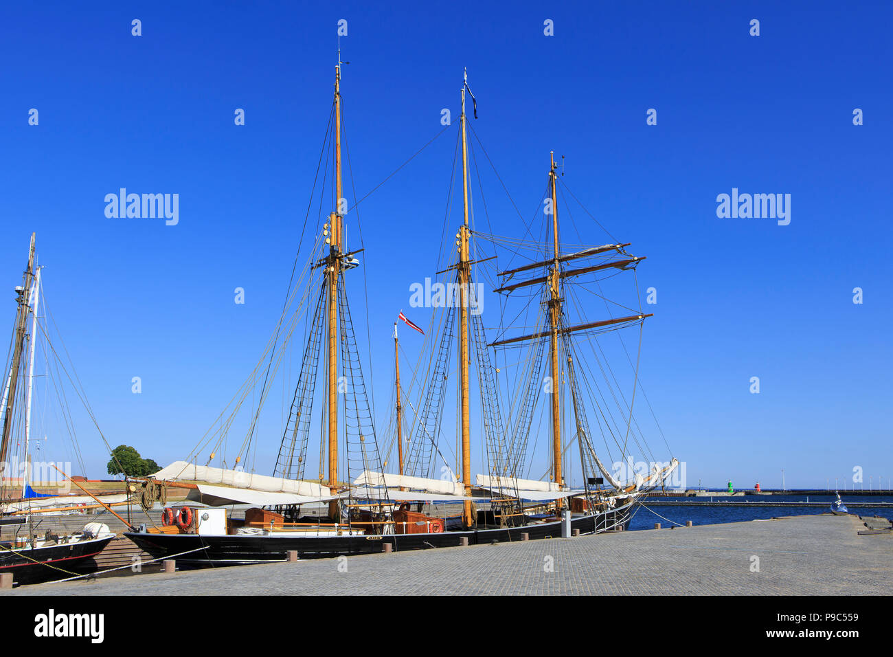 3 masted barque hi-res stock photography and images - Alamy