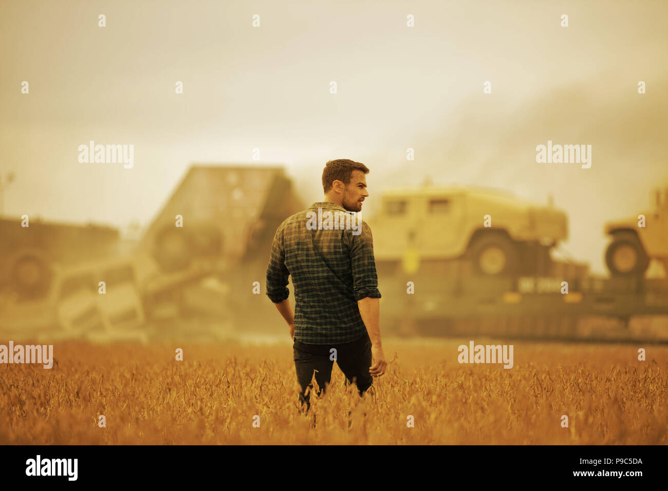 HOW IT ENDS, Theo James, 2018. ph: Eric Zachanowich /© Netflix ...