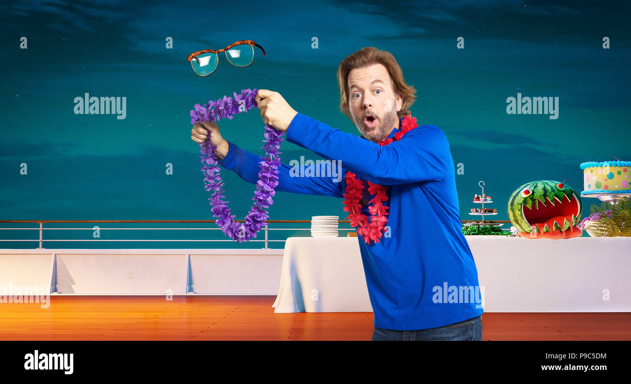 HOTEL TRANSYLVANIA 3: SUMMER VACATION, David Spade, voice of Griffin ...