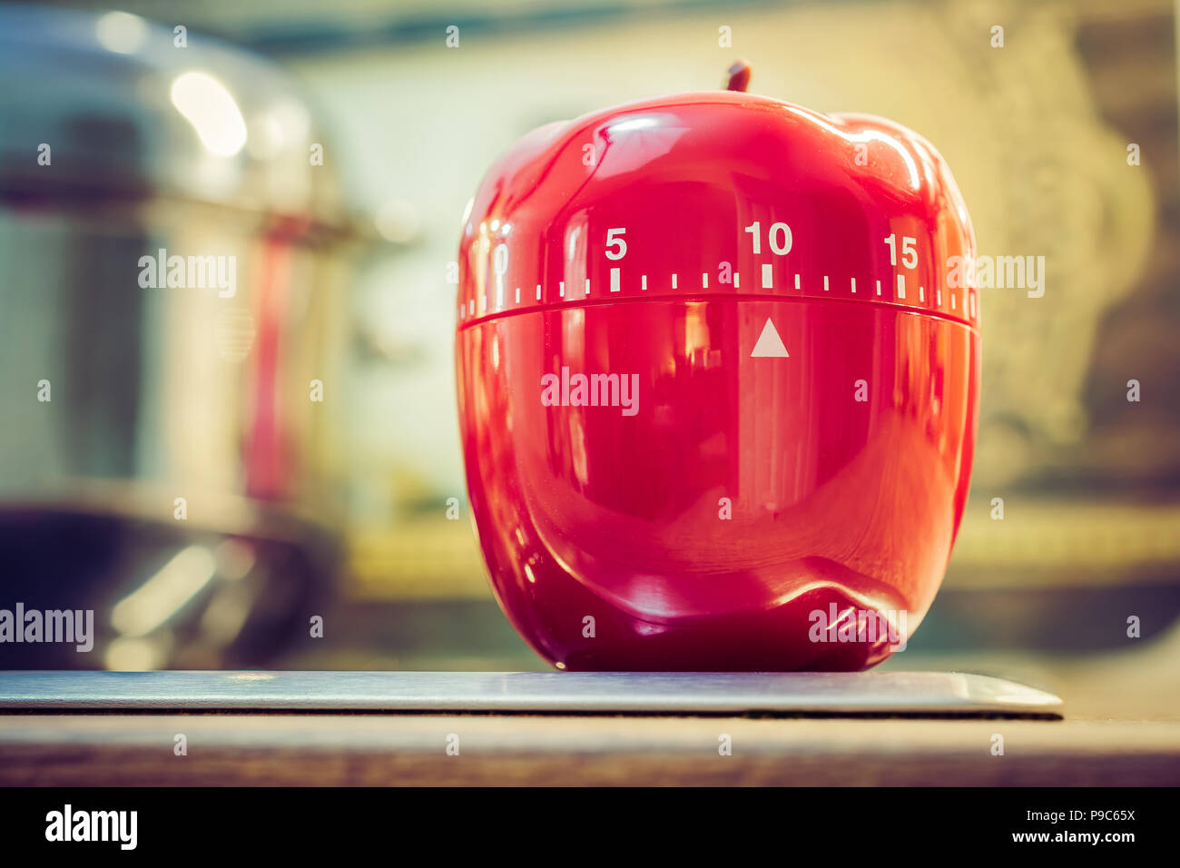 Red apple kitchen timer hi-res stock photography and images - Alamy