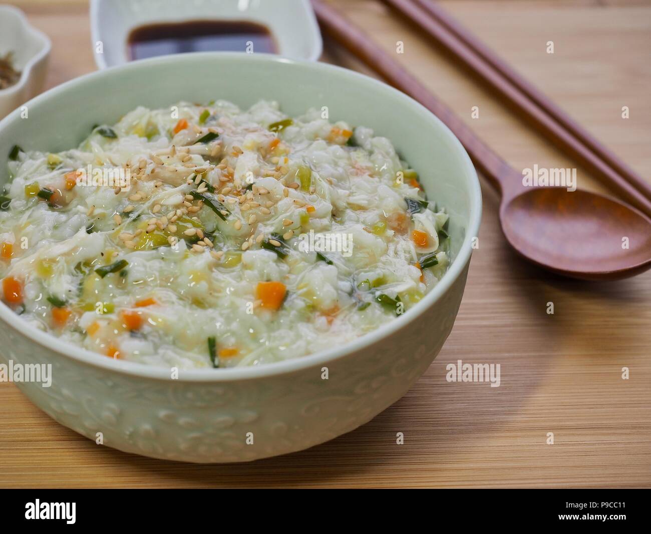 Korean food Chicken Rice Porridge, dak juk Stock Photo - Alamy