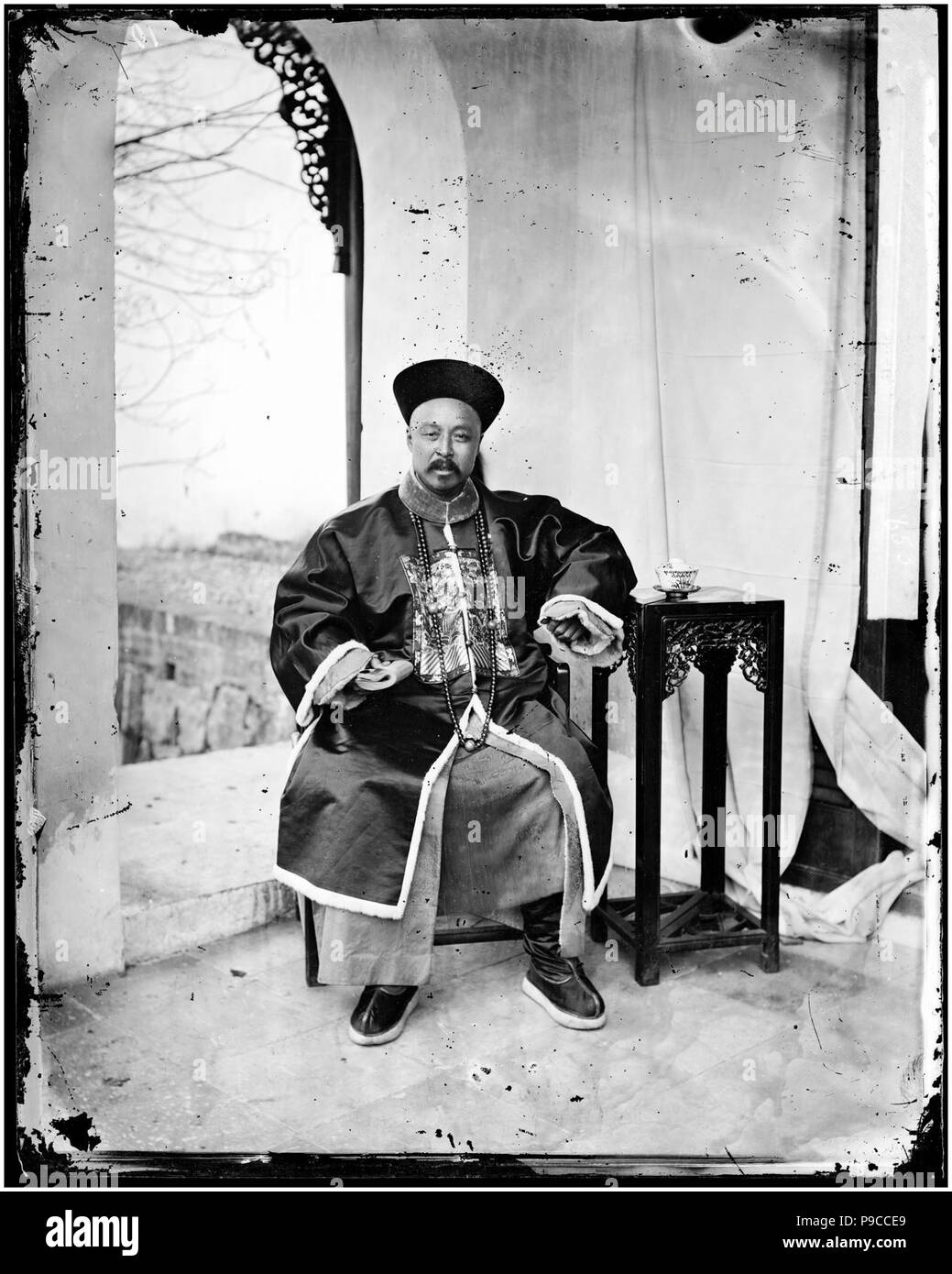 Mandarin official hi-res stock photography and images - Alamy