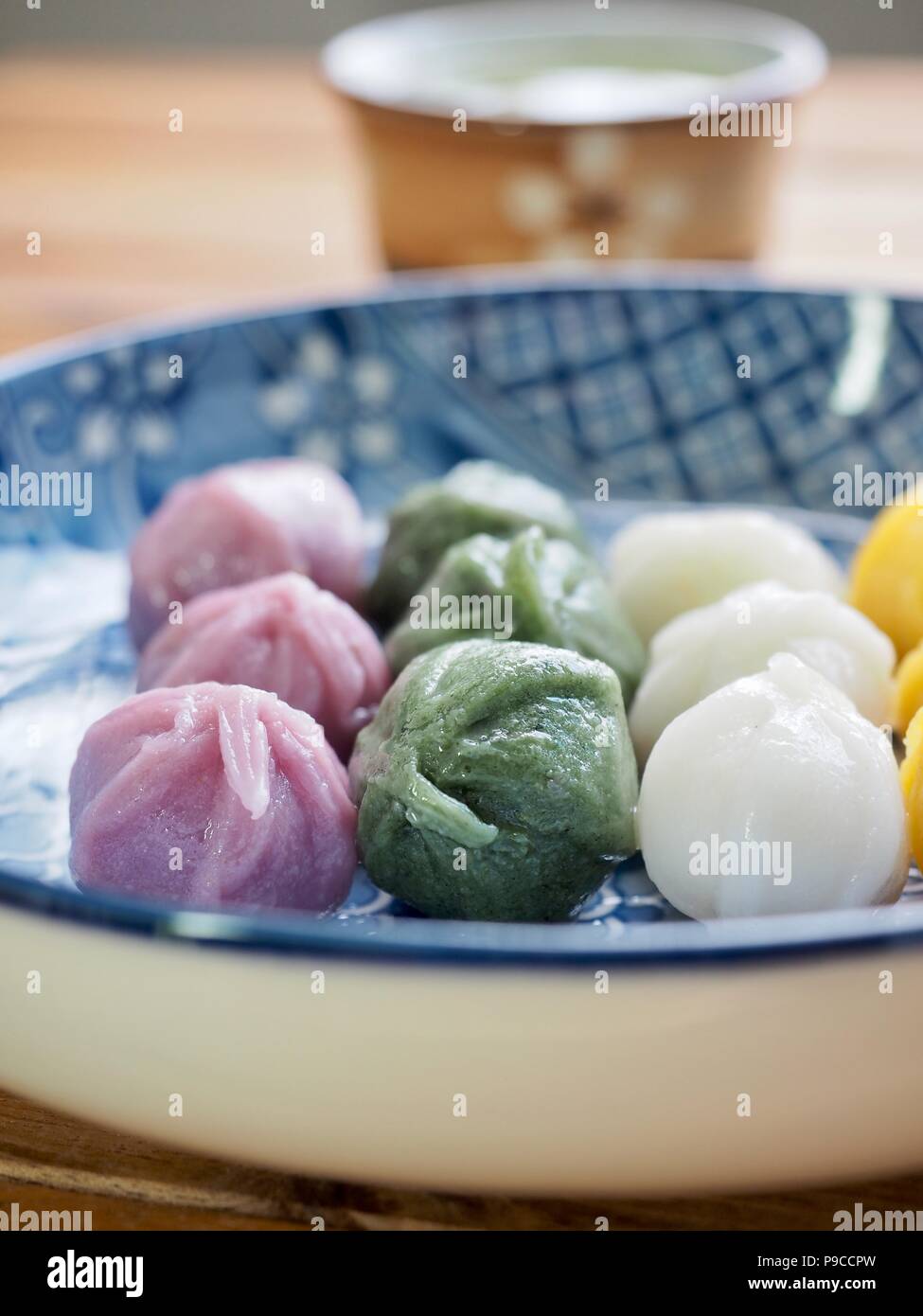 Korean food Songpyeon, Honey-filled Rice Cake Stock Photo - Alamy