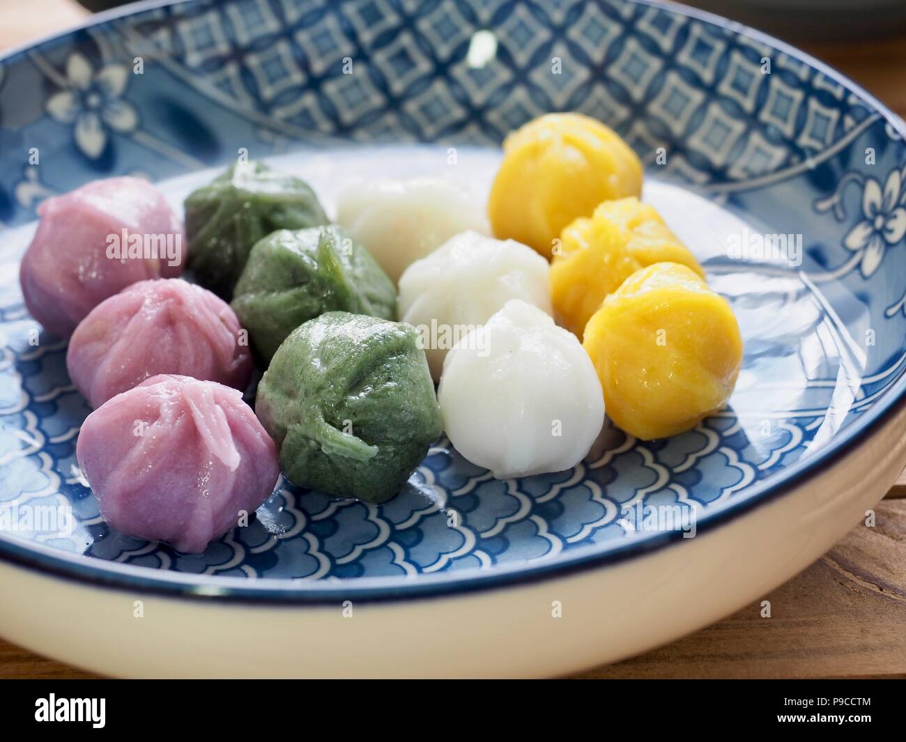 Korean food Songpyeon, Honey-filled Rice Cake Stock Photo - Alamy