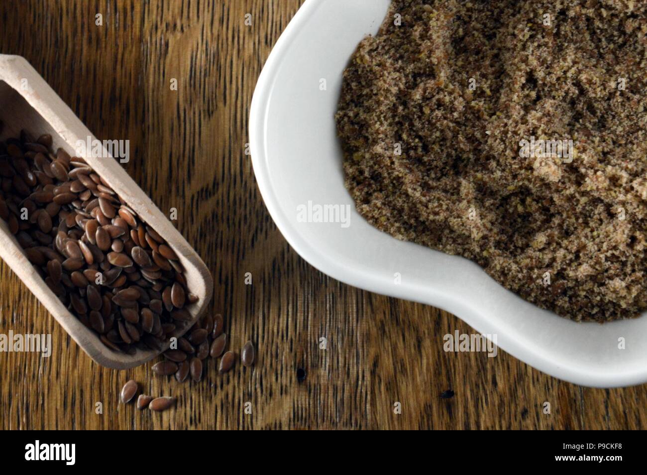 whole and ground linseeds (flax seeds Stock Photo - Alamy