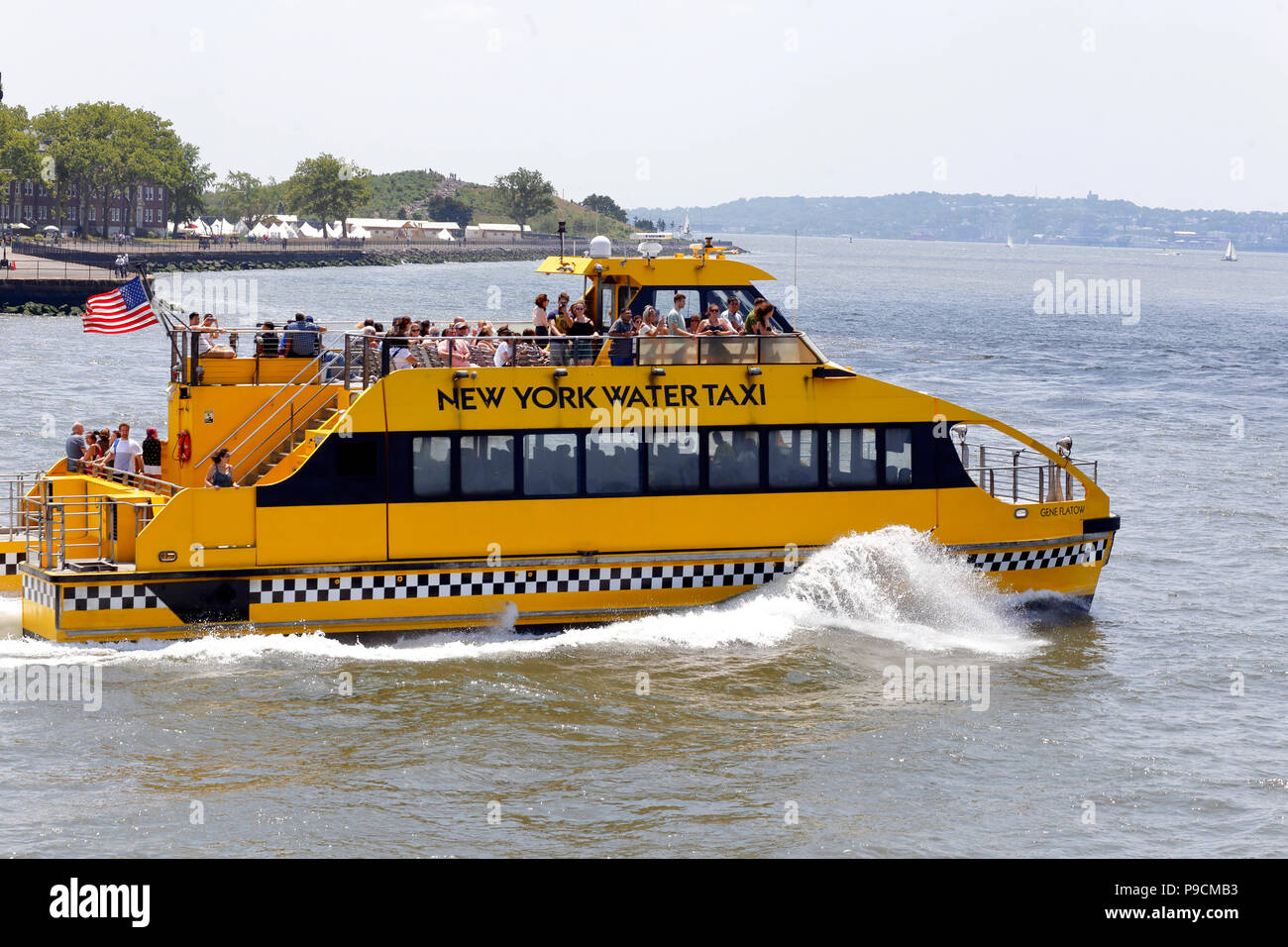 Checkered water taxi hi-res stock photography and images - Alamy