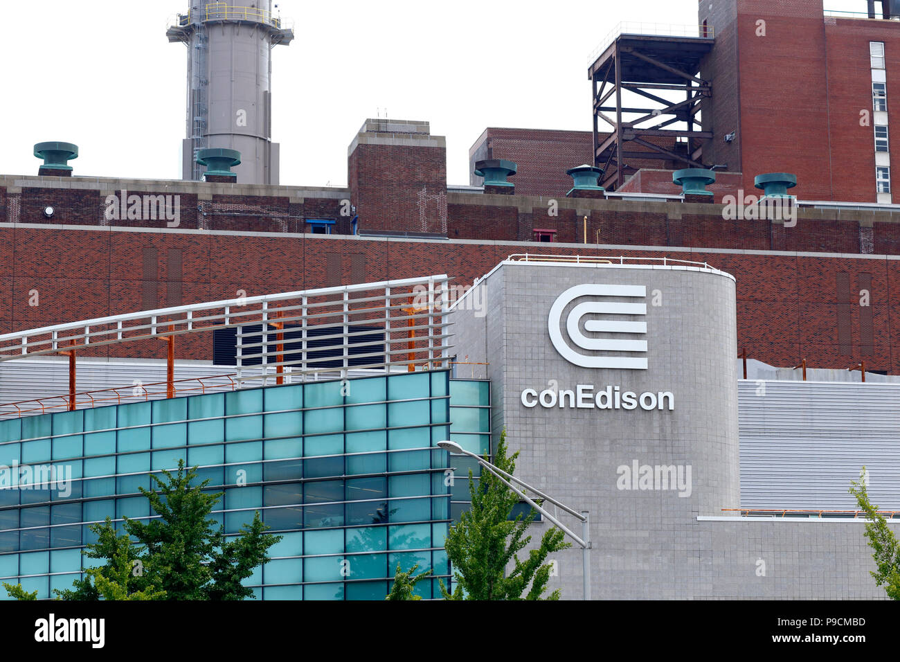 Consolidated edison power plant High Resolution Stock Photography and ...