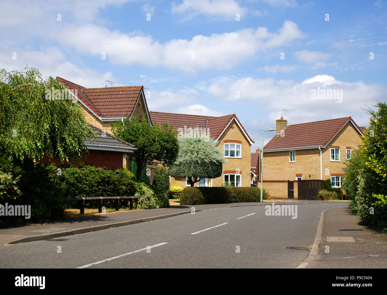 Detached housing uk neighbourhood hi-res stock photography and images ...