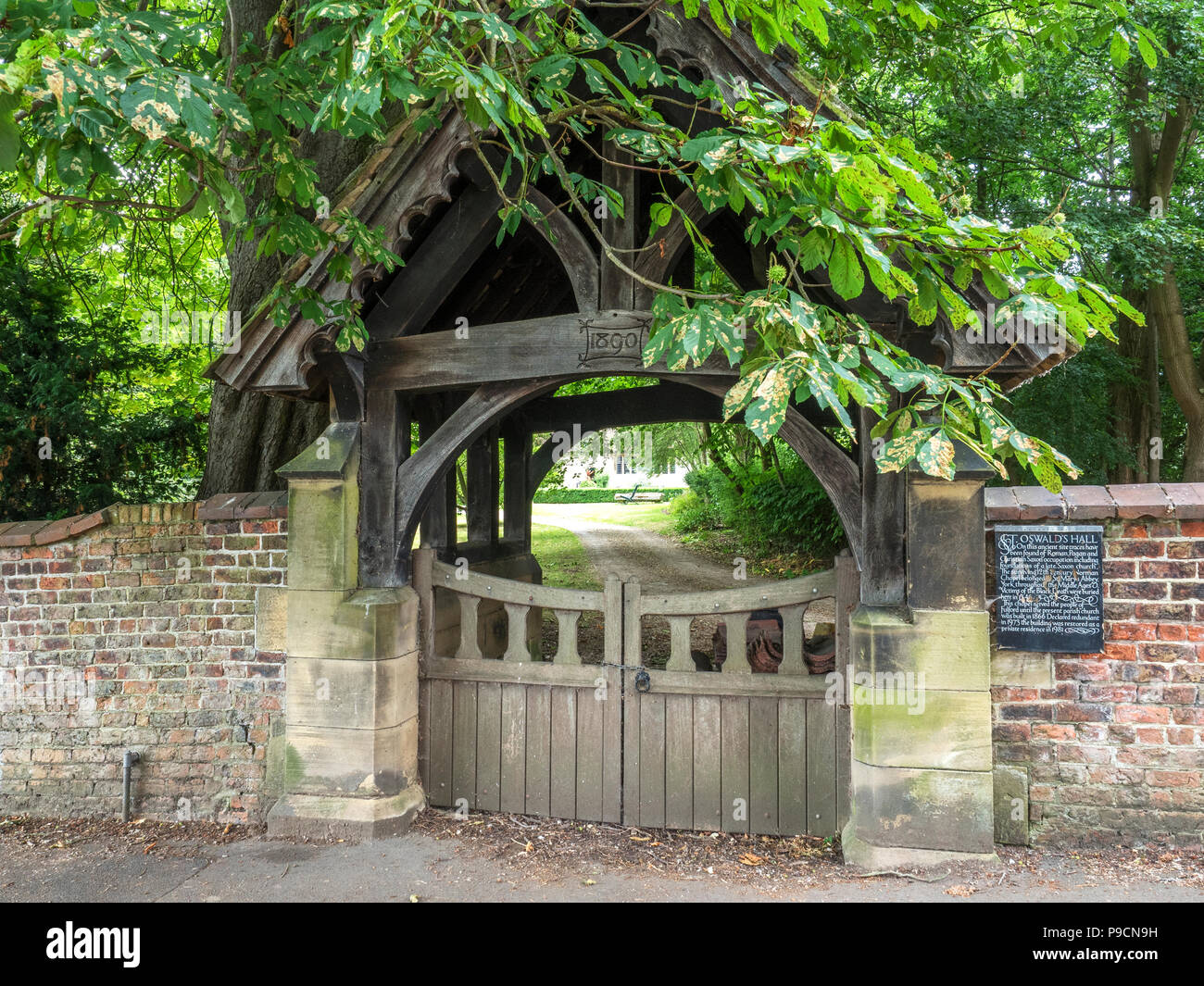 Lychgate Lych Gate High Resolution Stock Photography and Images - Alamy