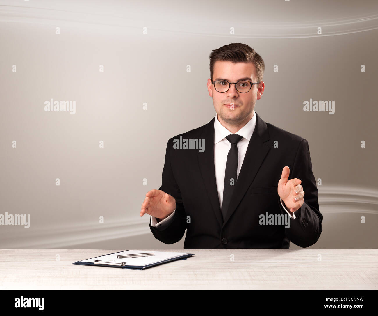 Televison host hi-res stock photography and images - Alamy