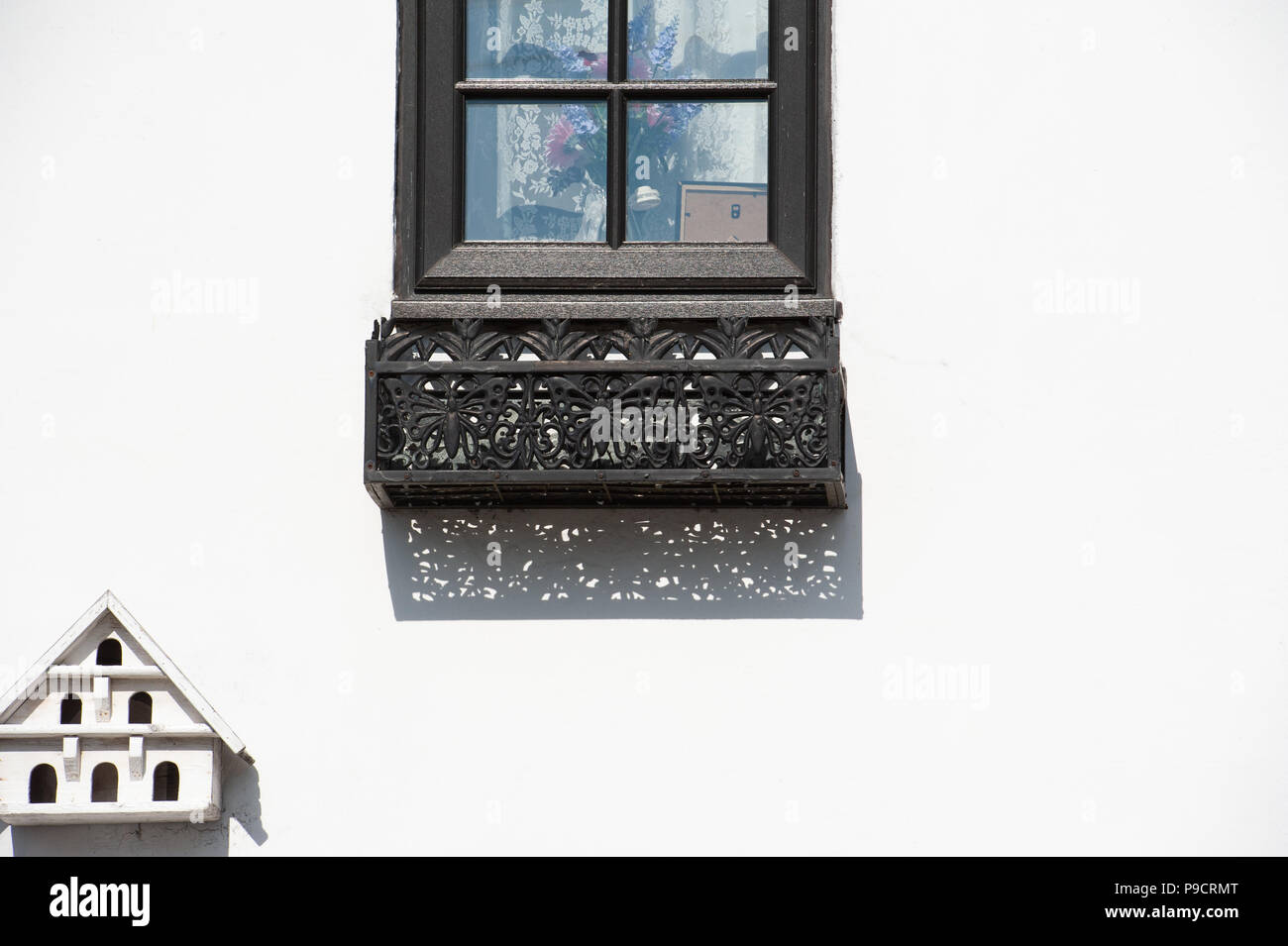 Patterned windowbox hi-res stock photography and images - Alamy