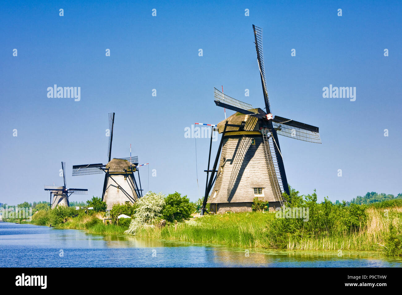 Windmills kinderdijk holland hi-res stock photography and images - Alamy