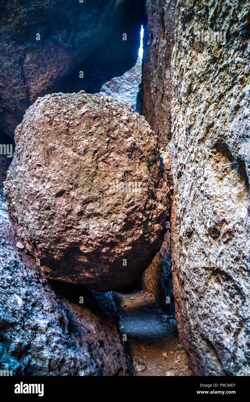 Entrance to Balconies Cave at Pinnacles National Park, California Stock ...