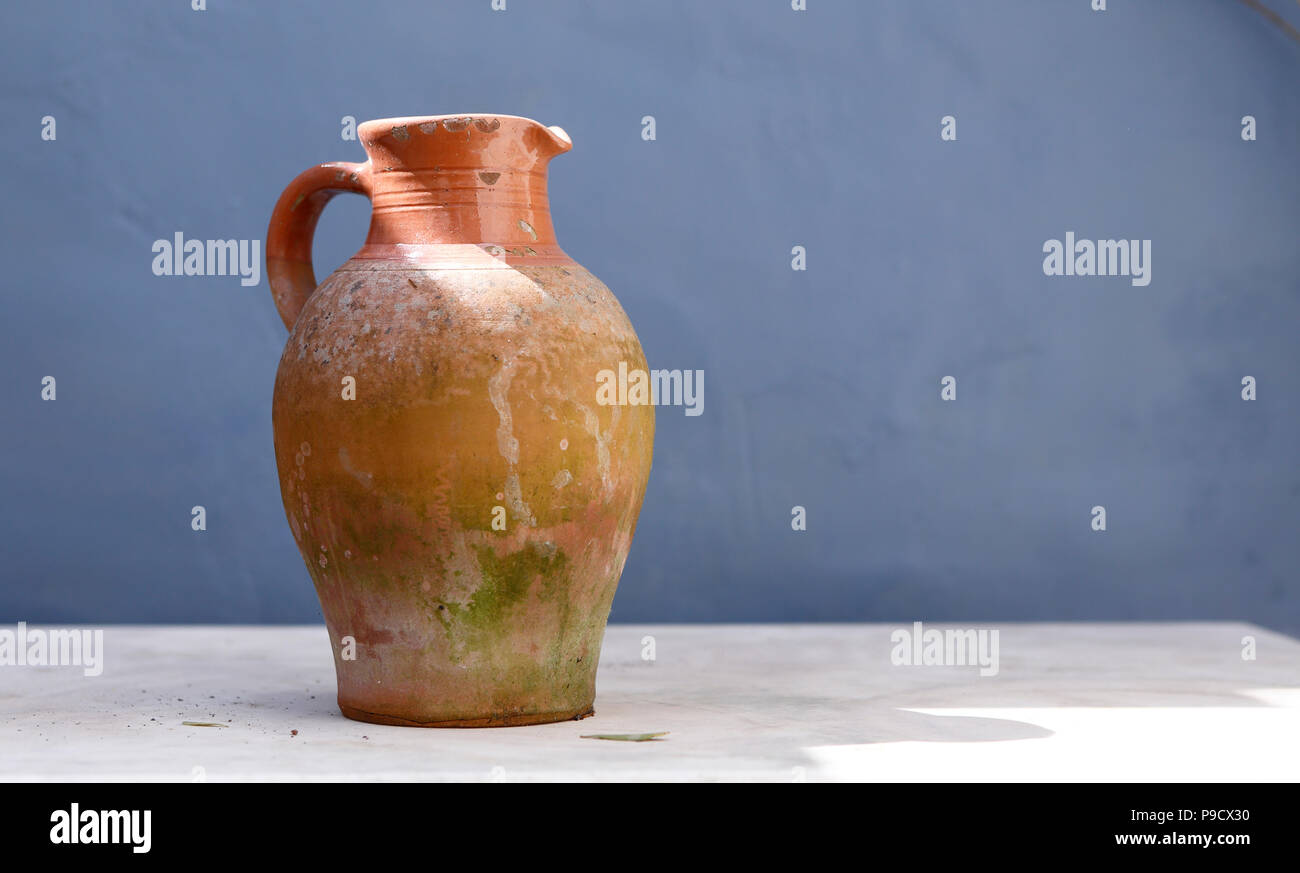 Drinking urn hi-res stock photography and images - Alamy