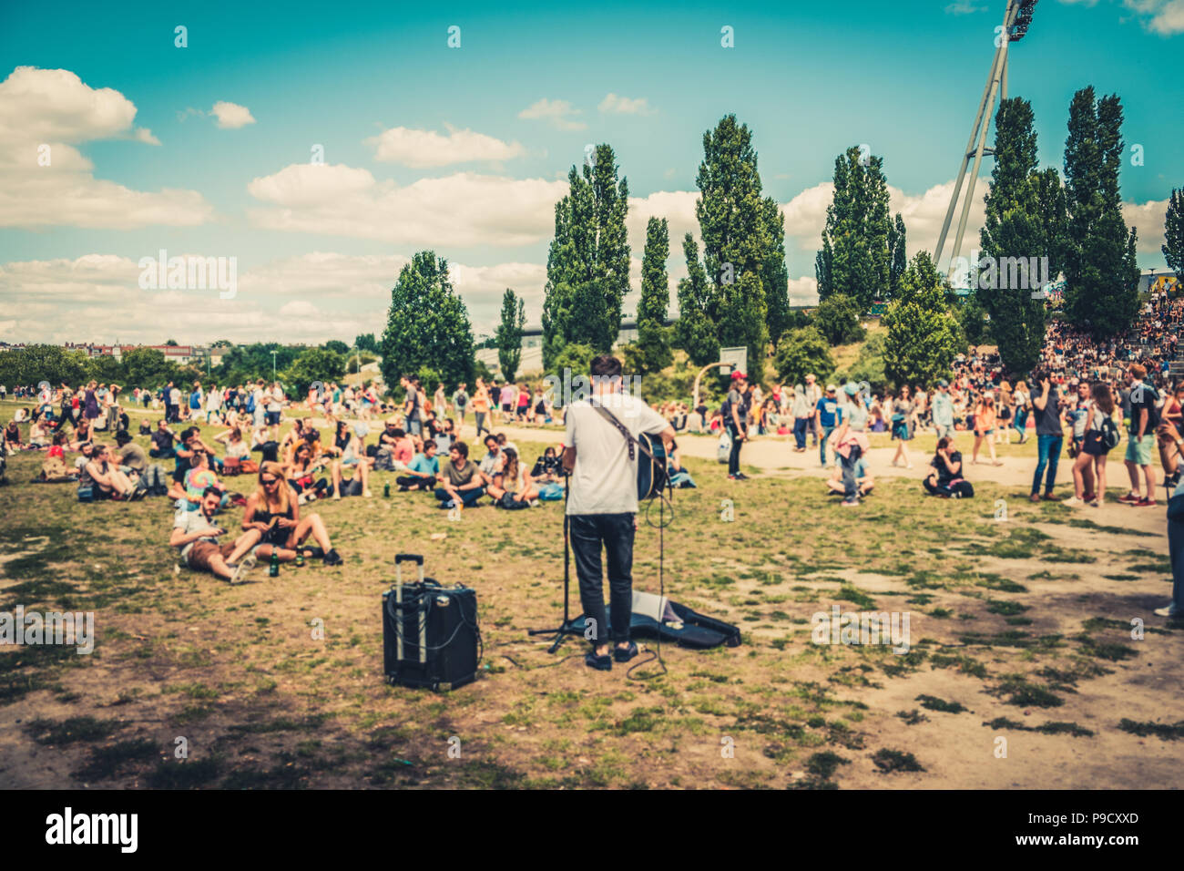 Group singing old young hi-res stock photography and images - Alamy