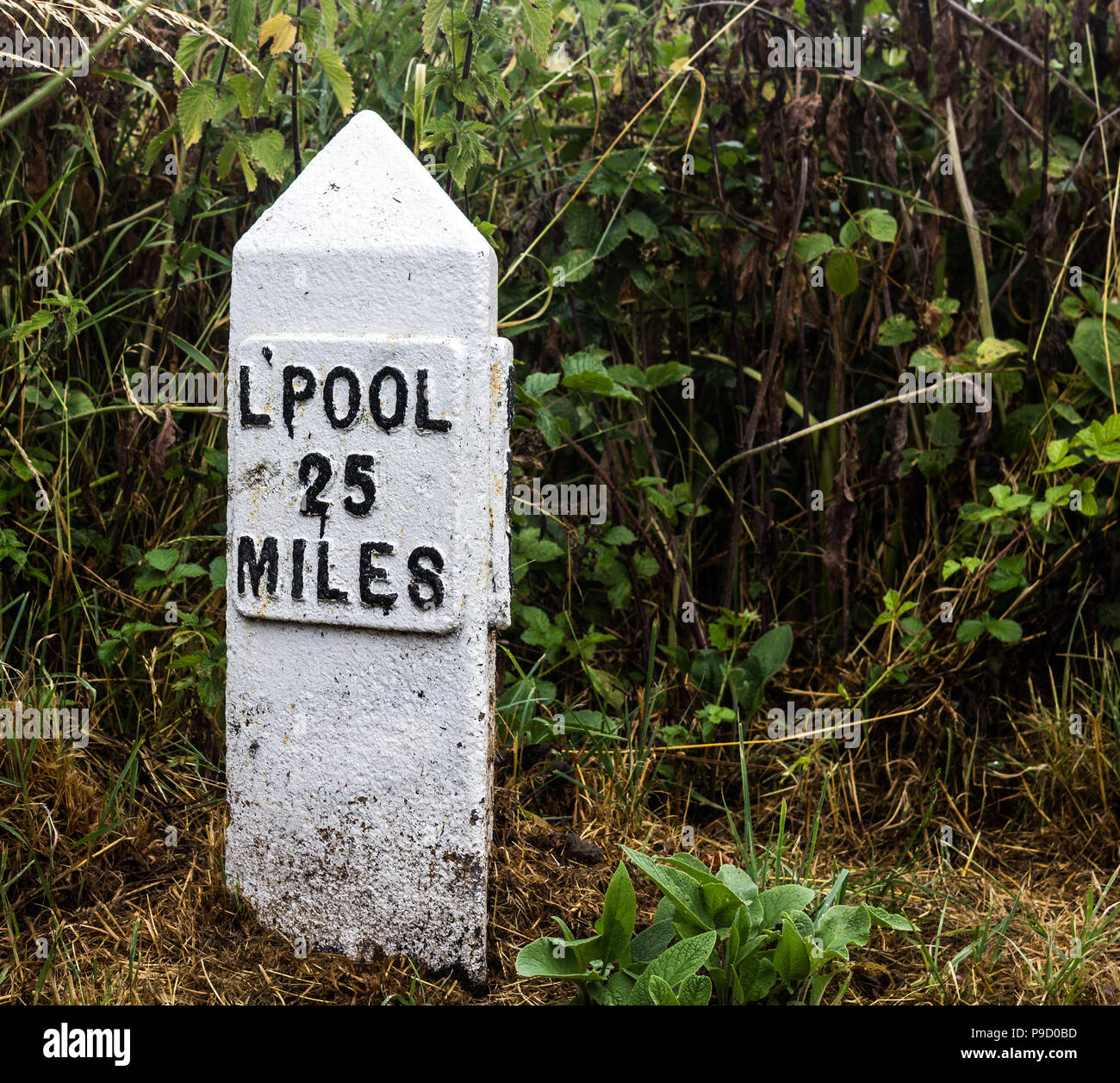 Mile markers hi-res stock photography and images - Alamy