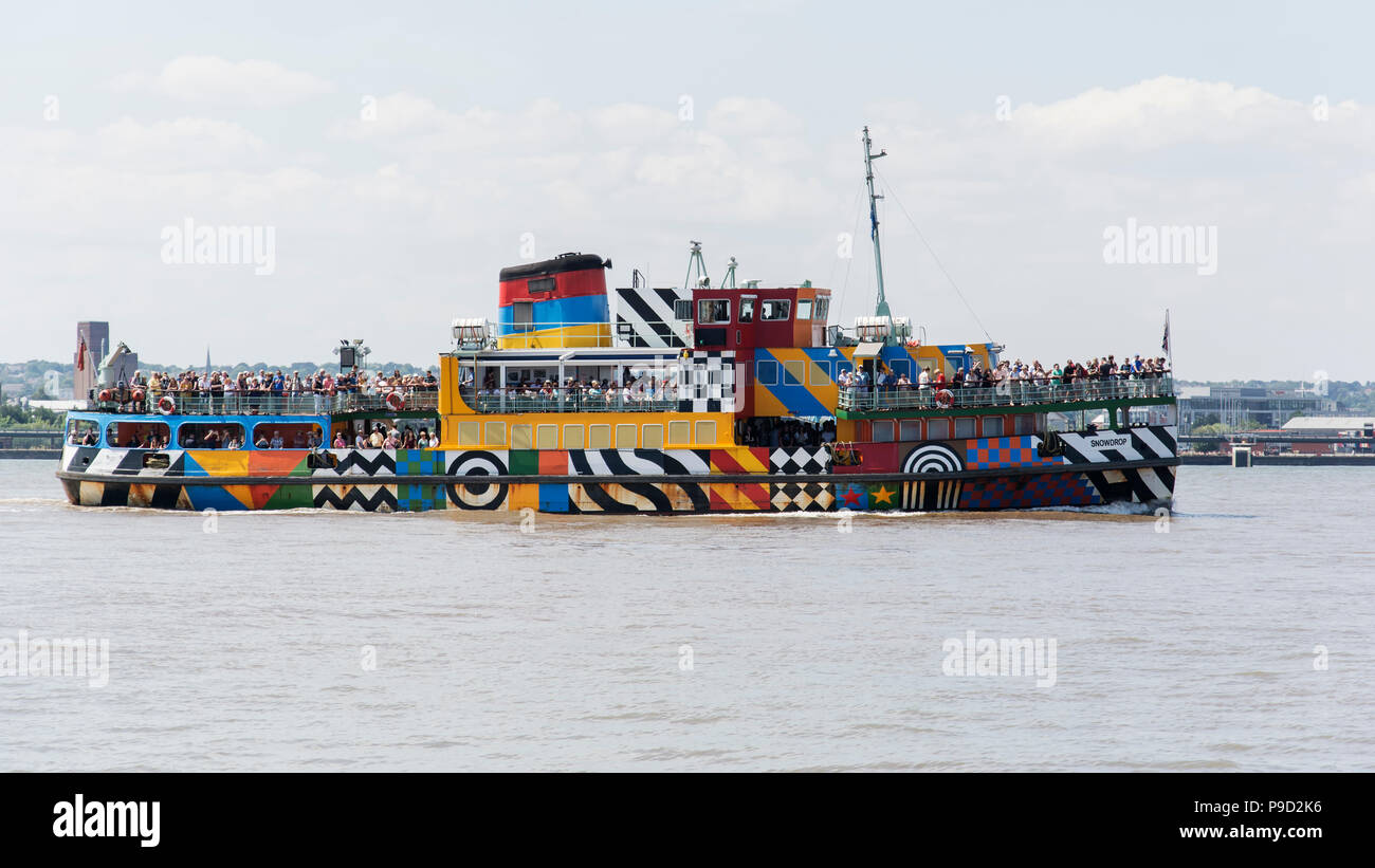 Mersey Ferries - Dazzle Ship - Liverpool River Mersey Stock Photo - Alamy
