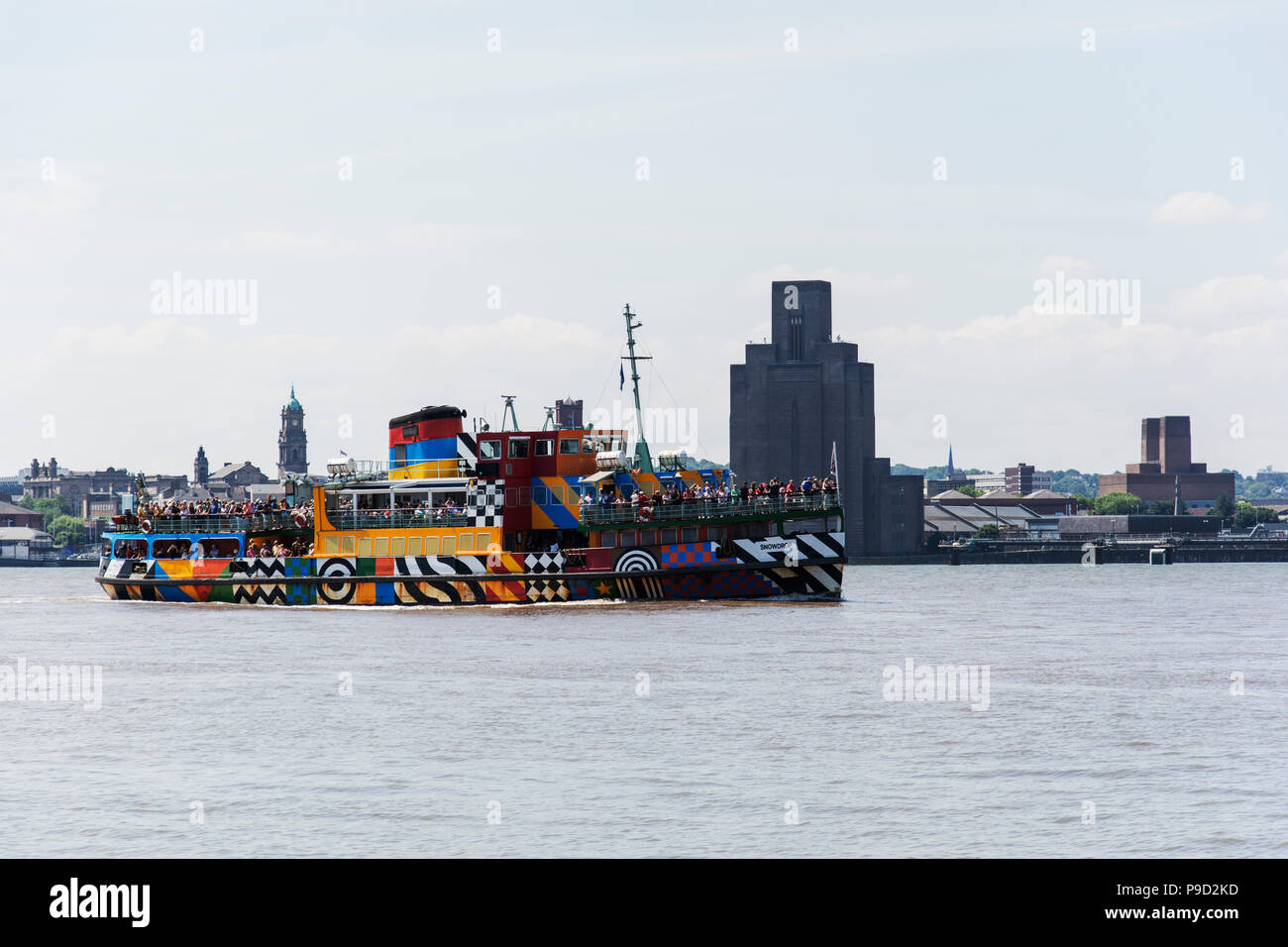 Mersey Ferries - Dazzle Ship - Liverpool River Mersey Stock Photo - Alamy