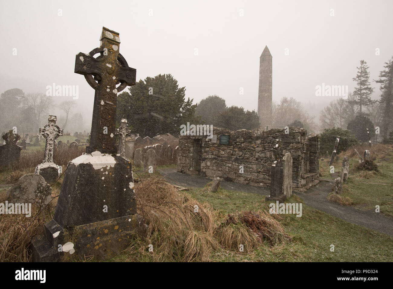 Irish cemetery hi-res stock photography and images - Alamy