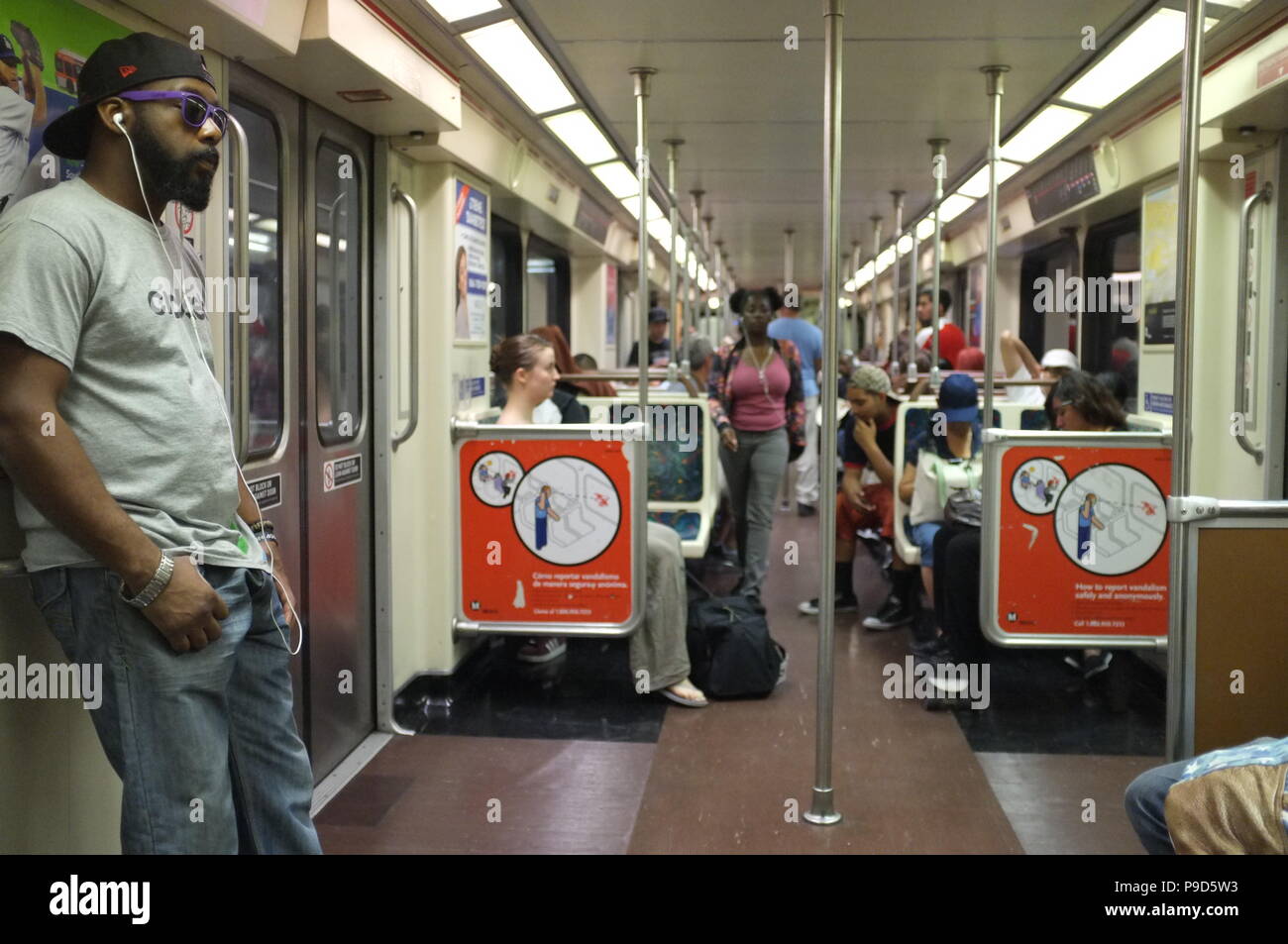 Los Angeles, USA - July 29: Unidentified random people in the streets ...