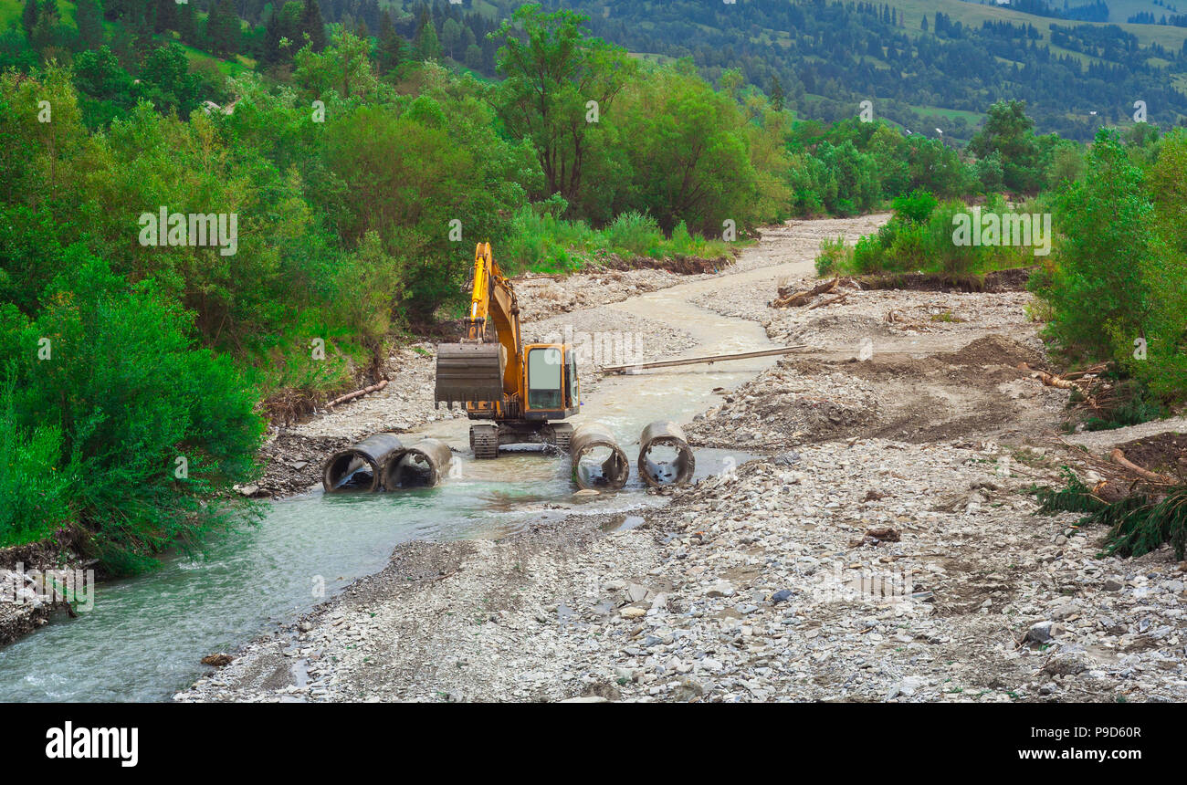 Excavator digger flood hi-res stock photography and images - Alamy