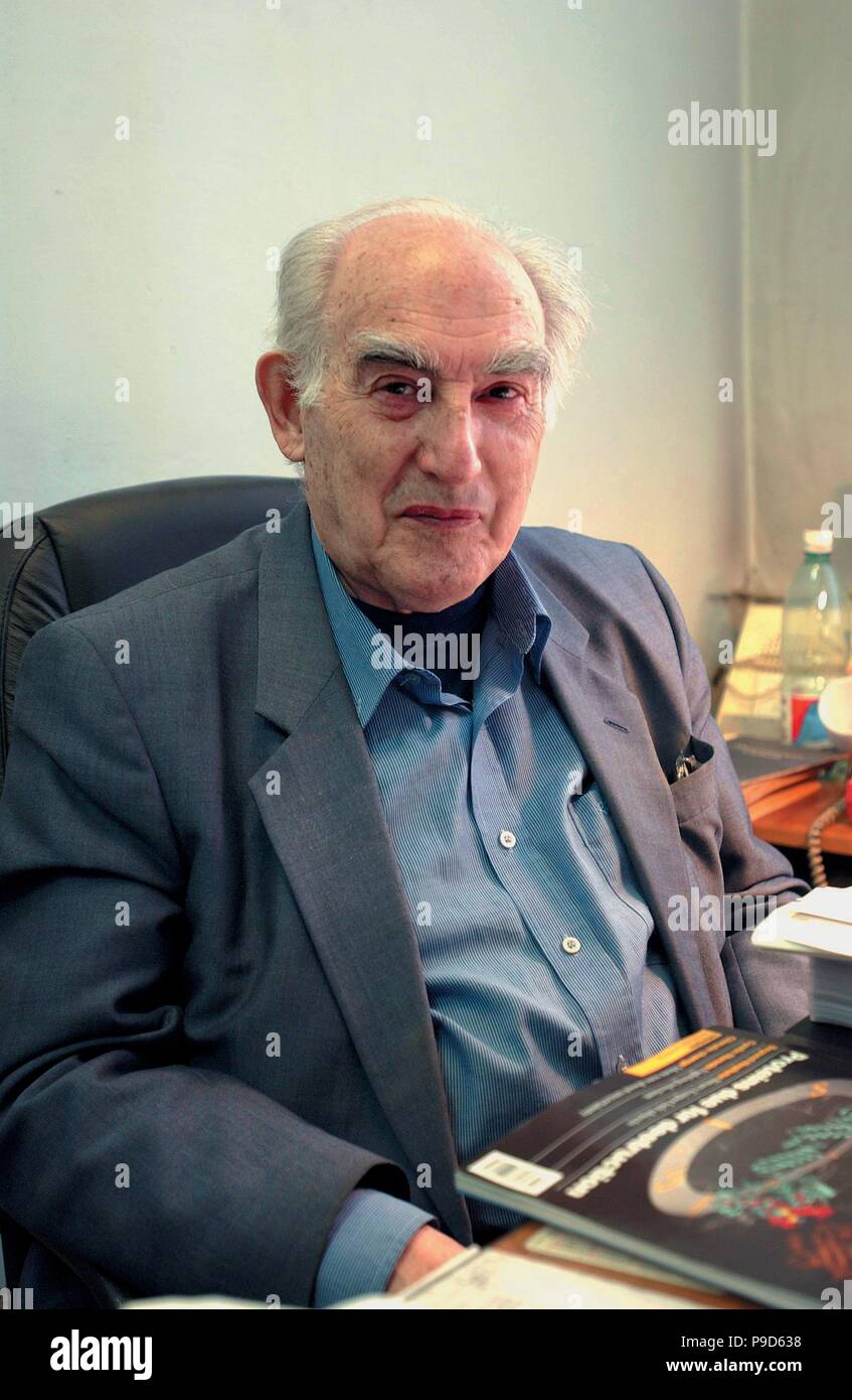 Ginzburg landau theory hi-res stock photography and images - Alamy