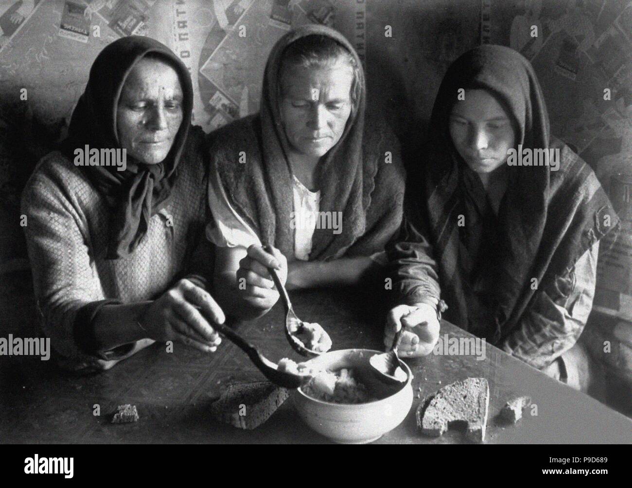 Starving peasants hi-res stock photography and images - Alamy