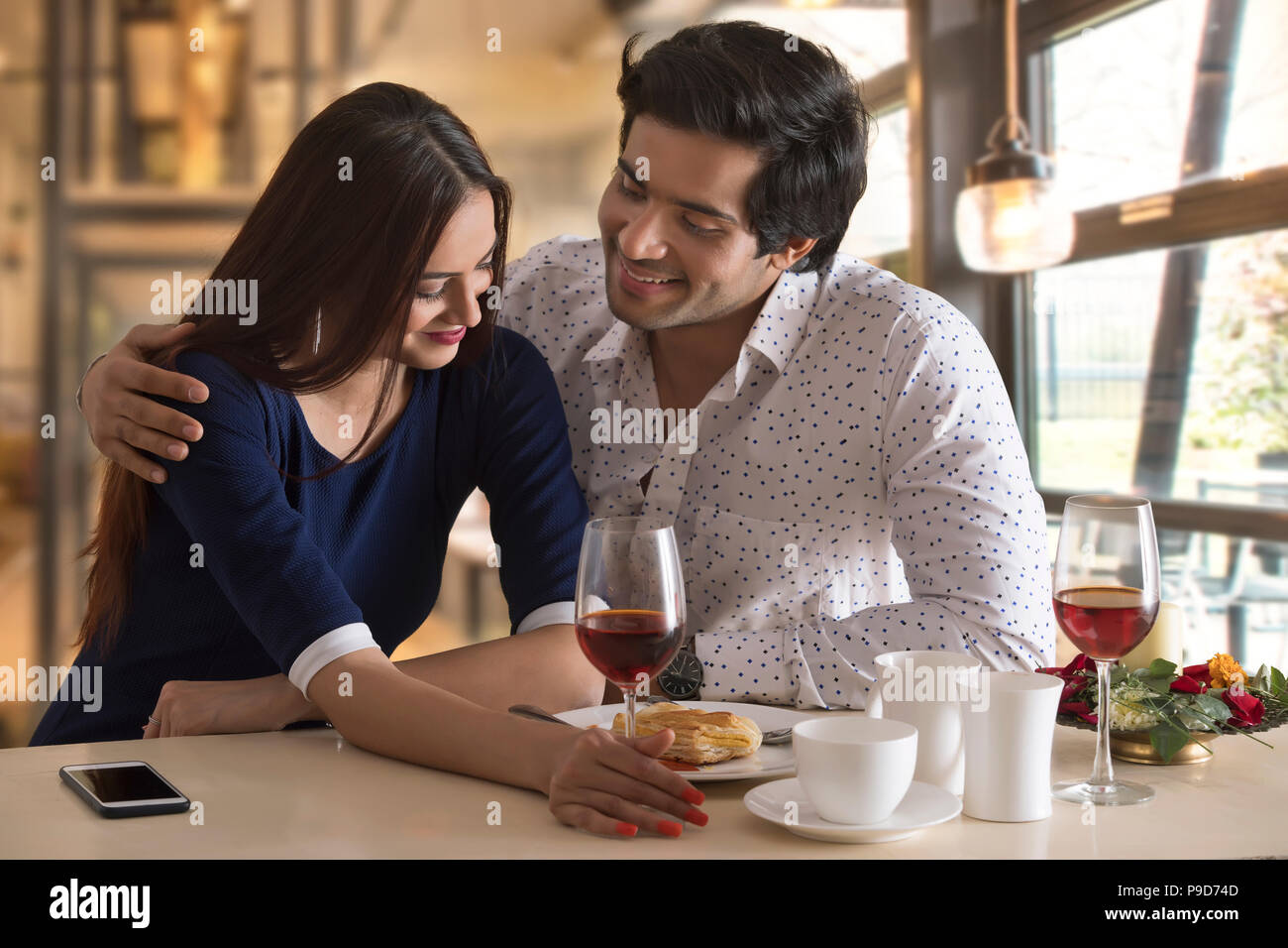Food restaurant table hi-res stock photography and images - Alamy