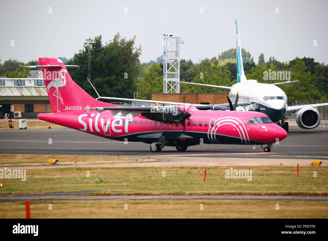 Silver airways atr hi-res stock photography and images - Alamy
