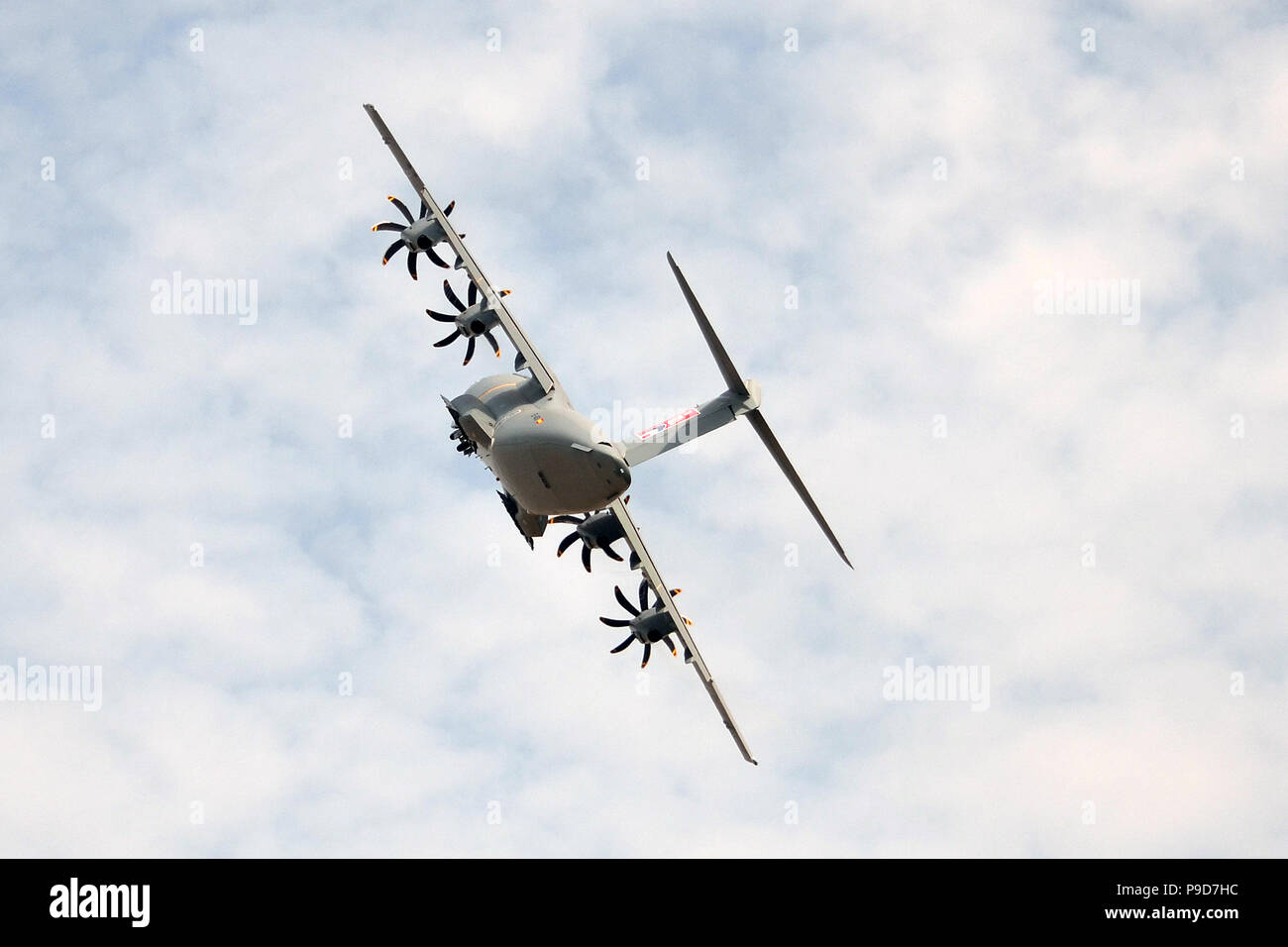 Raf airbus a400m parachute hi-res stock photography and images - Alamy