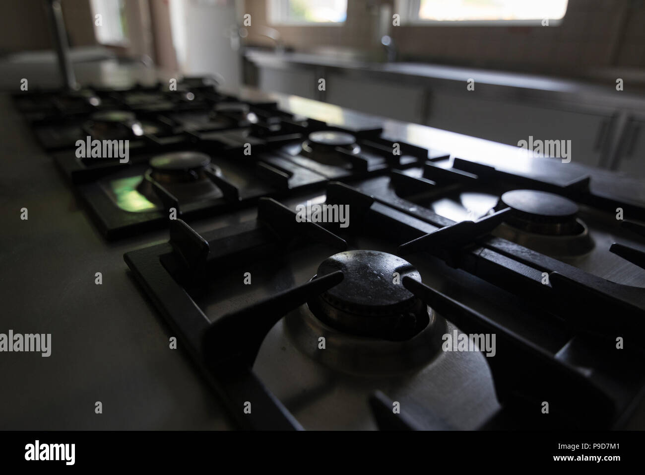 Kitchen gas stove white hi-res stock photography and images - Alamy
