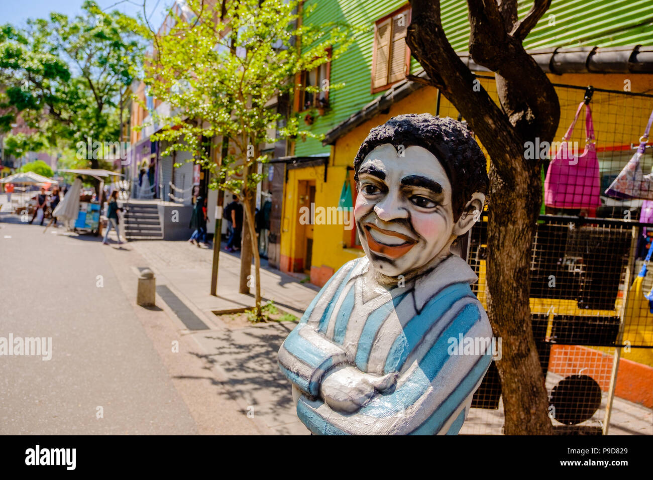 Diego Maradona statue in La Boca, Buenos Aires Stock Photo - Alamy