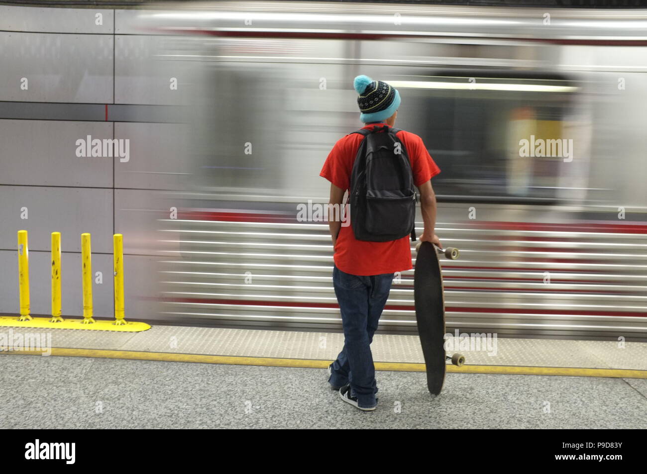 Los Angeles, USA - July 29: Unidentified random people in the streets ...