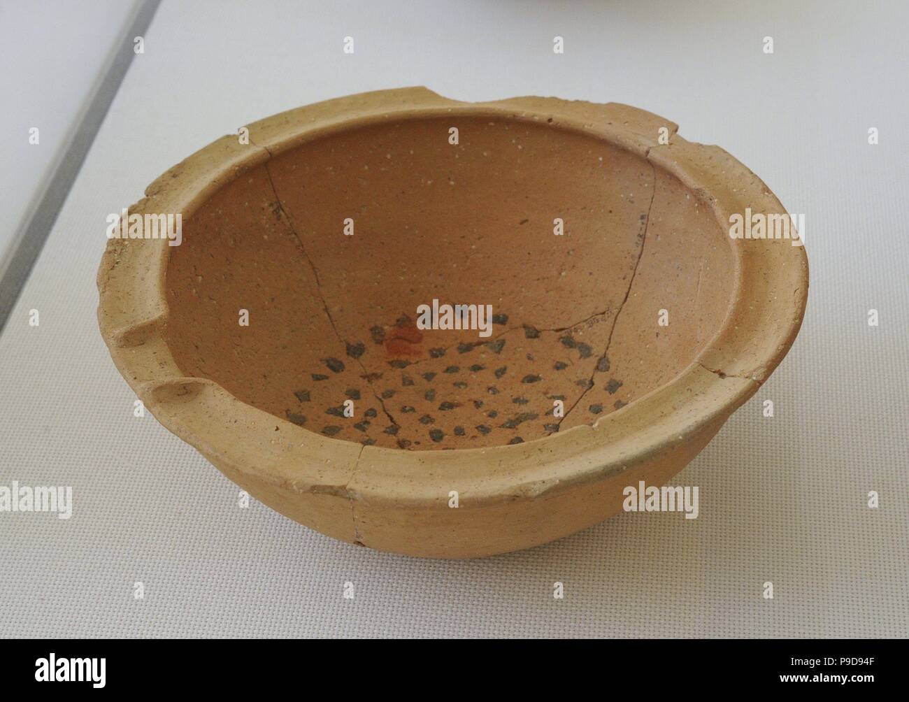 Ancient roman mortar and pestle hi-res stock photography and images - Alamy