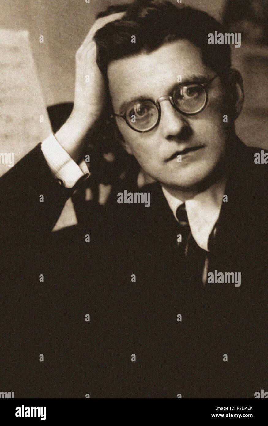 Dmitri shostakovich siege of leningrad hi-res stock photography and images - Alamy